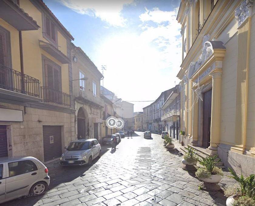 Locale commerciale in Vendita