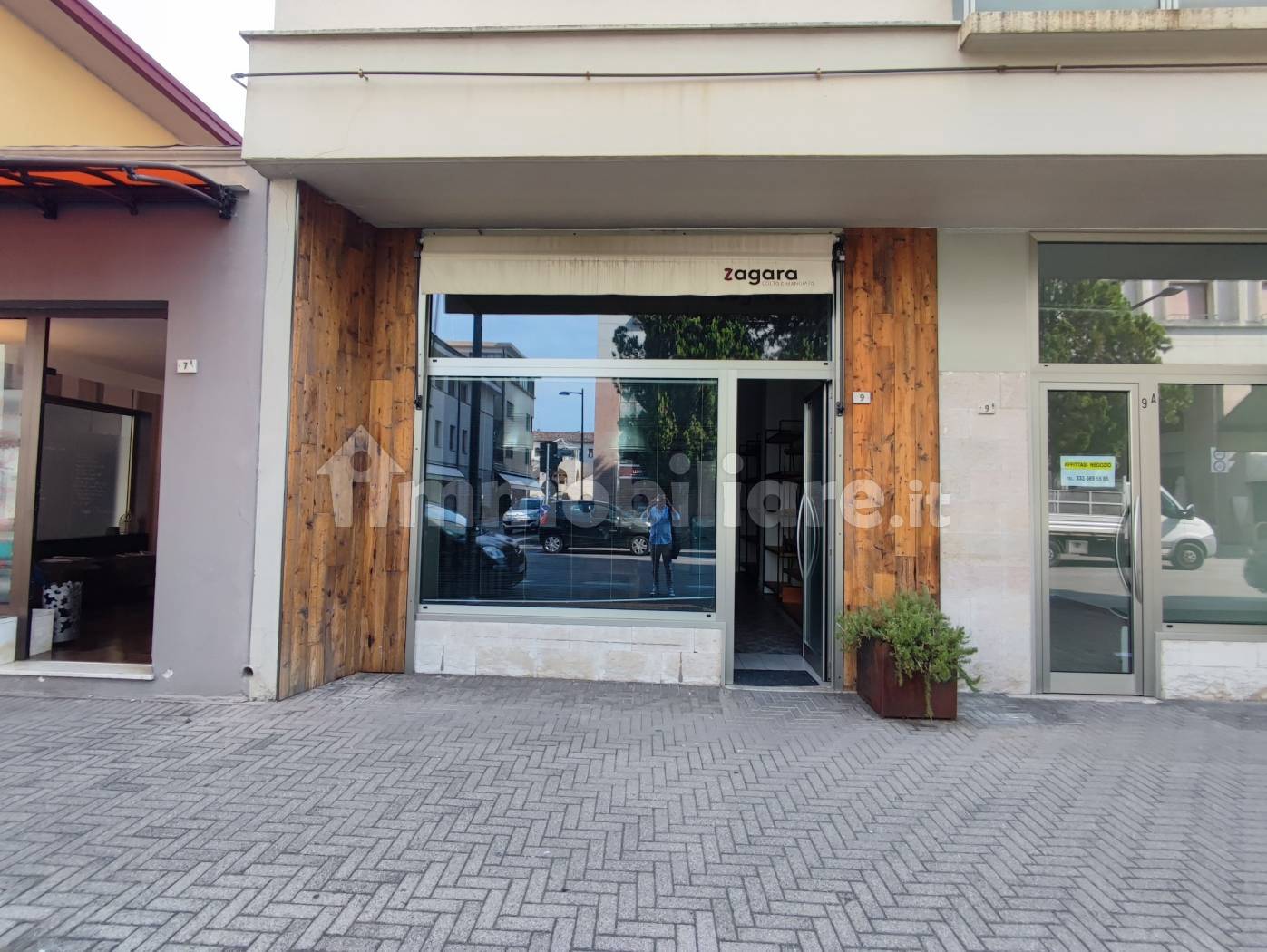 Locale commerciale in Vendita