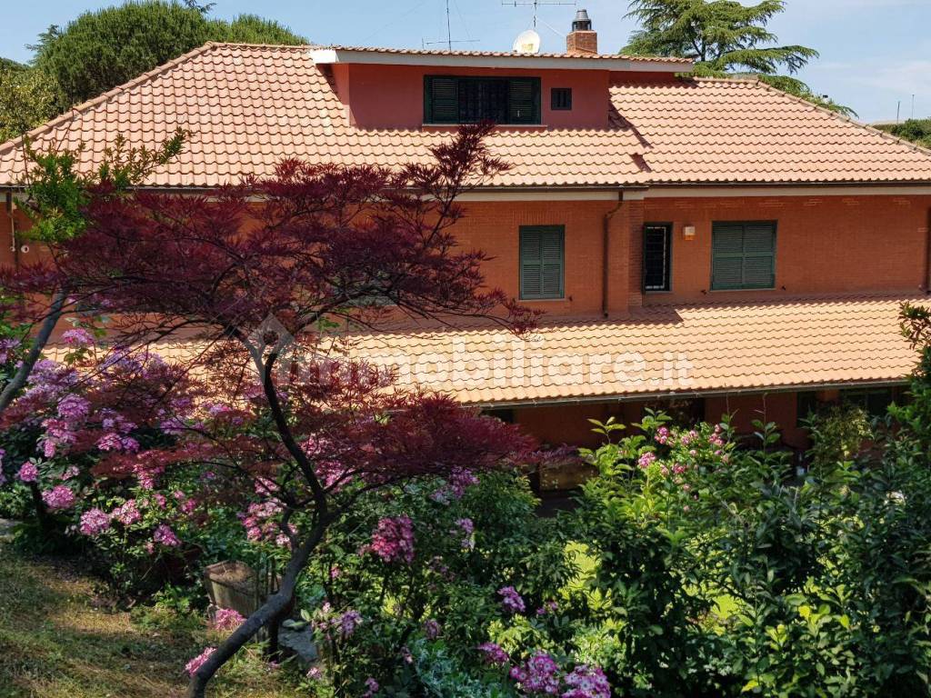 Sale Two-family villa in vicolo del Casale Lumbroso Rome. Excellent ...