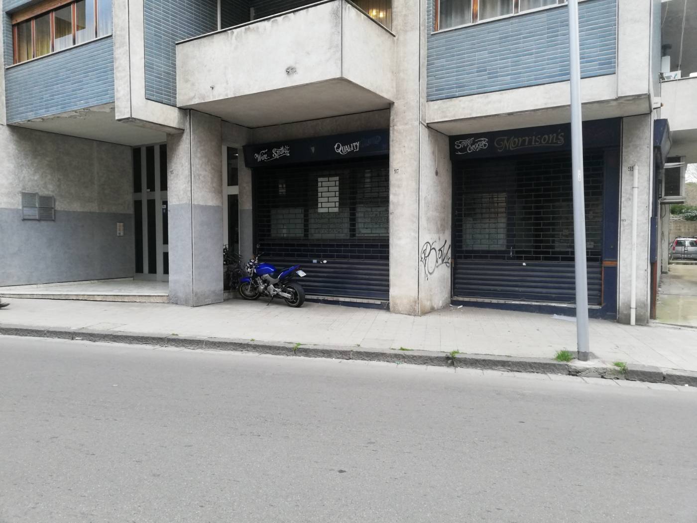 Locale commerciale in Vendita