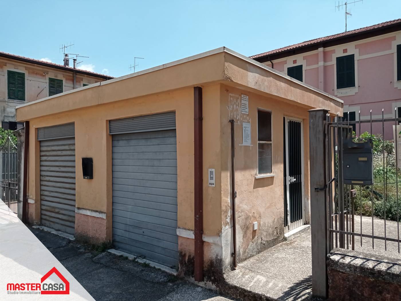 Locale commerciale in Vendita