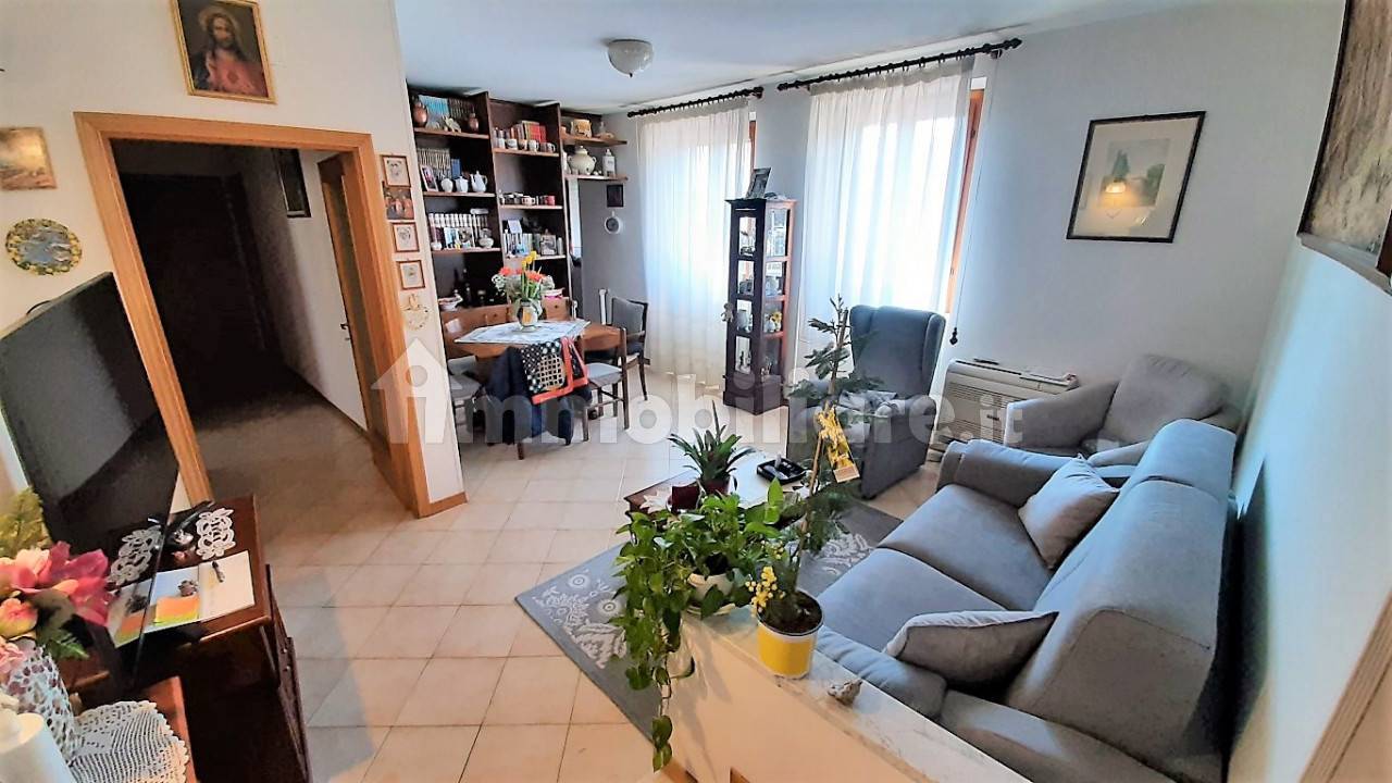 Quadrilocale via Dante Alighieri, Città, Montevarchi