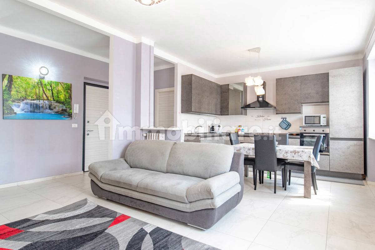 Trilocale corso Cesare Battisti 59, Centro, Carignano