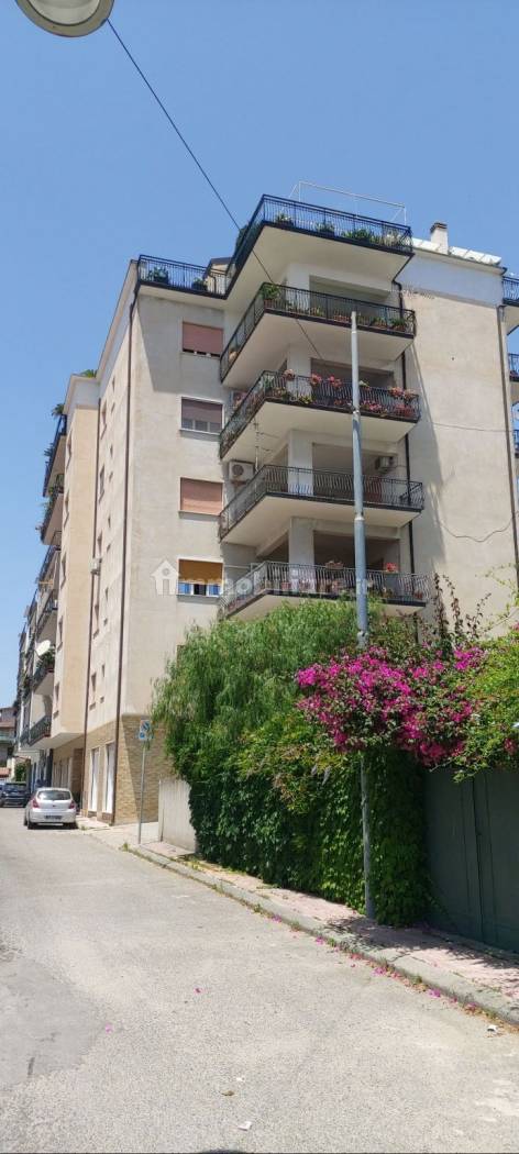 Appartamento via Angelo Cusmano 10, Locri