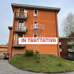 Vendita Appartamento Buguggiate. Trilocale in via 25 Aprile. Buono ...