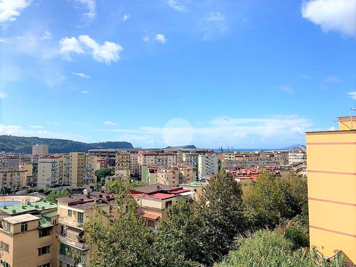 Trilocale via Terracina, Fuorigrotta, Napoli