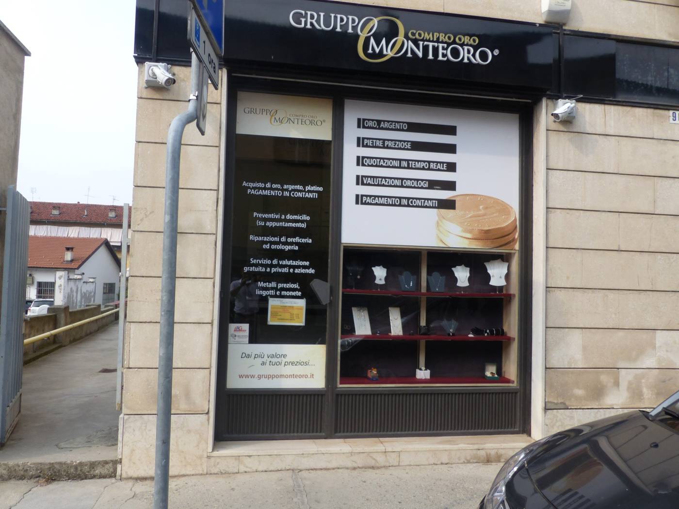 Locale commerciale in Vendita