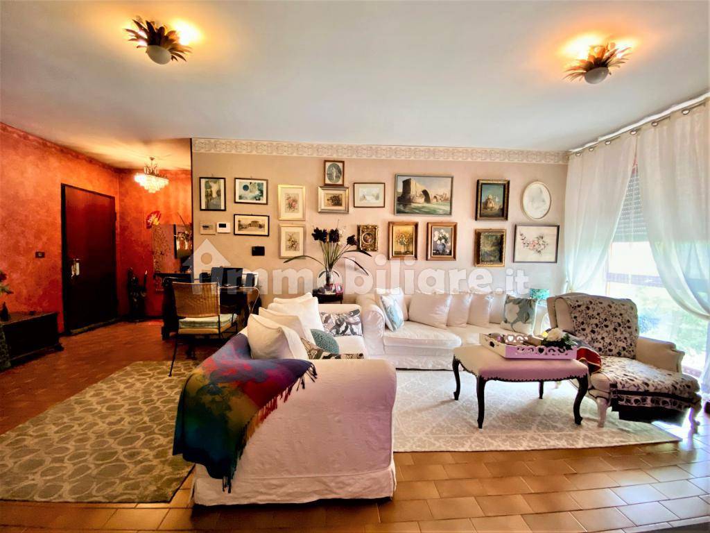 Quadrilocale Strada Rorine 34/11, Borgo Piave, Corso Europa, Zona Ferrero, Alba