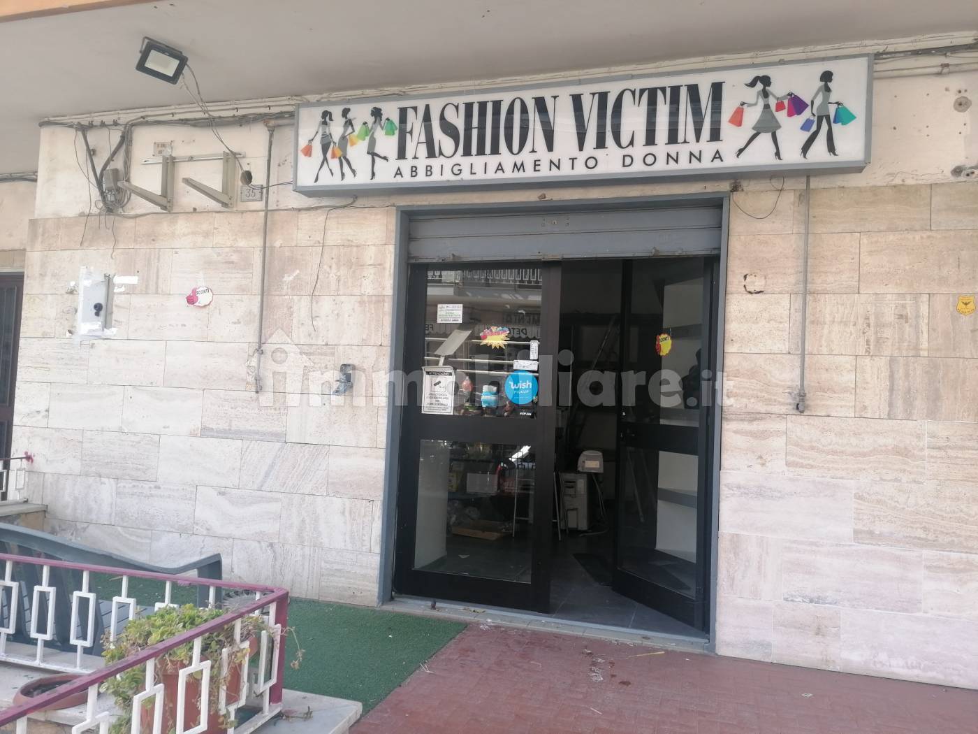 Locale commerciale in Vendita