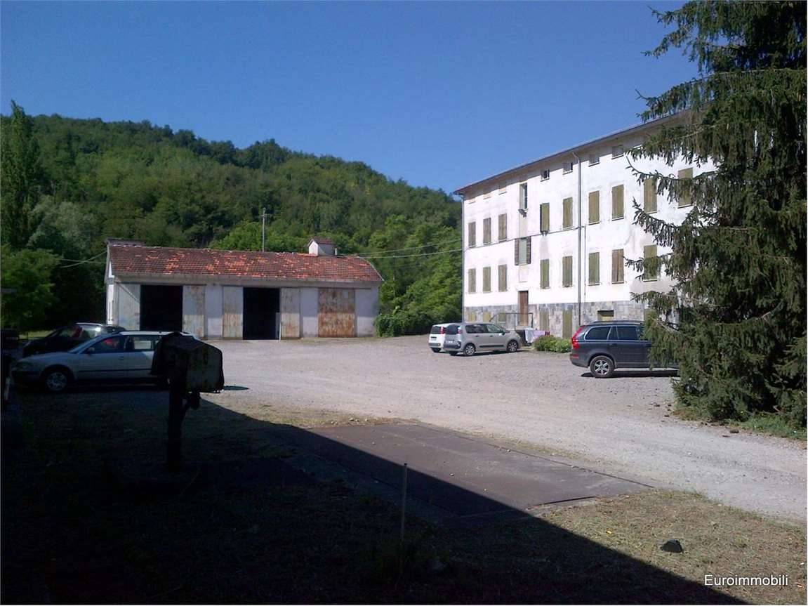 Locale commerciale in Vendita