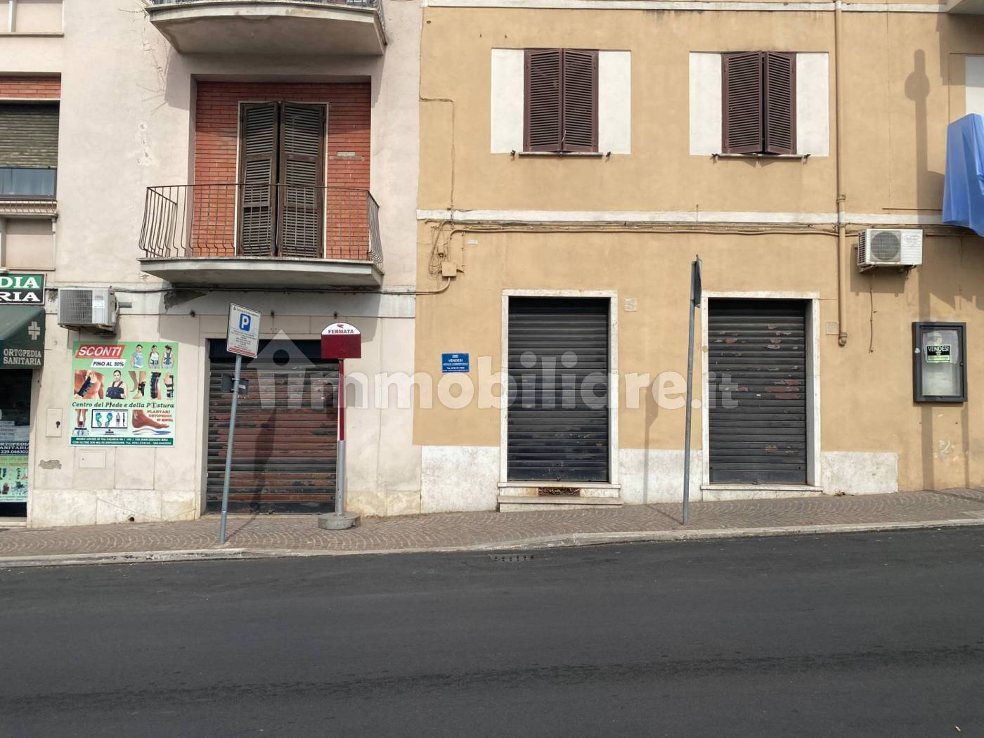 Locale commerciale in Vendita