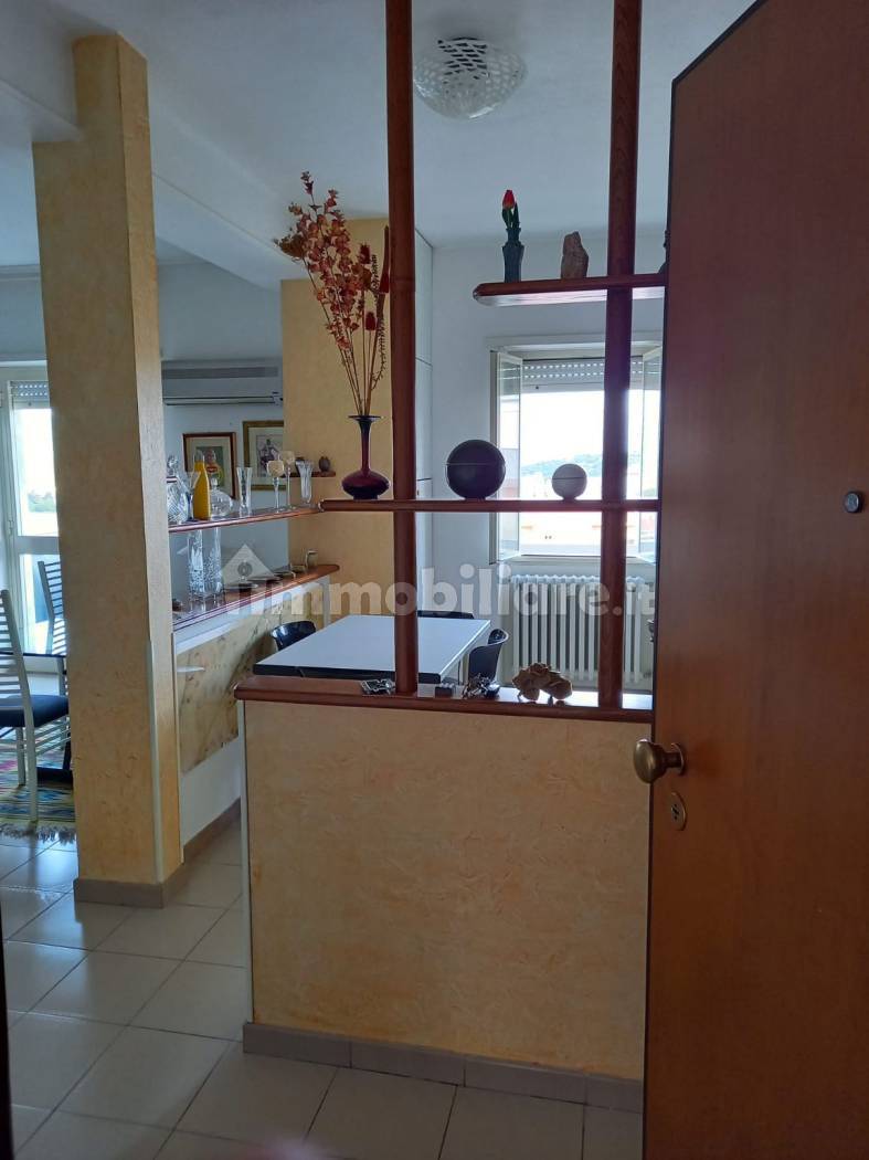 Trilocale via Alghero 3, Centro, Nuoro