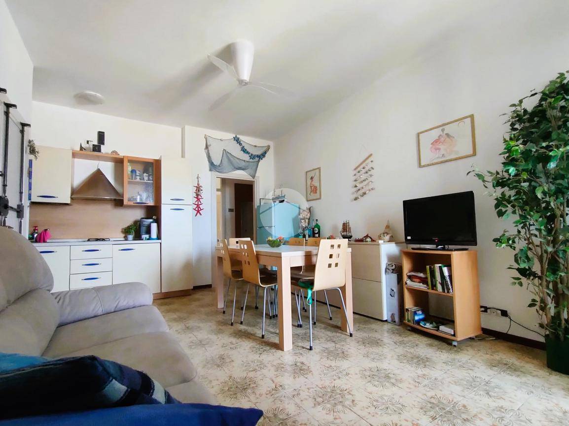 Trilocale viale Giuliano Dati 84, Viserba, Rimini
