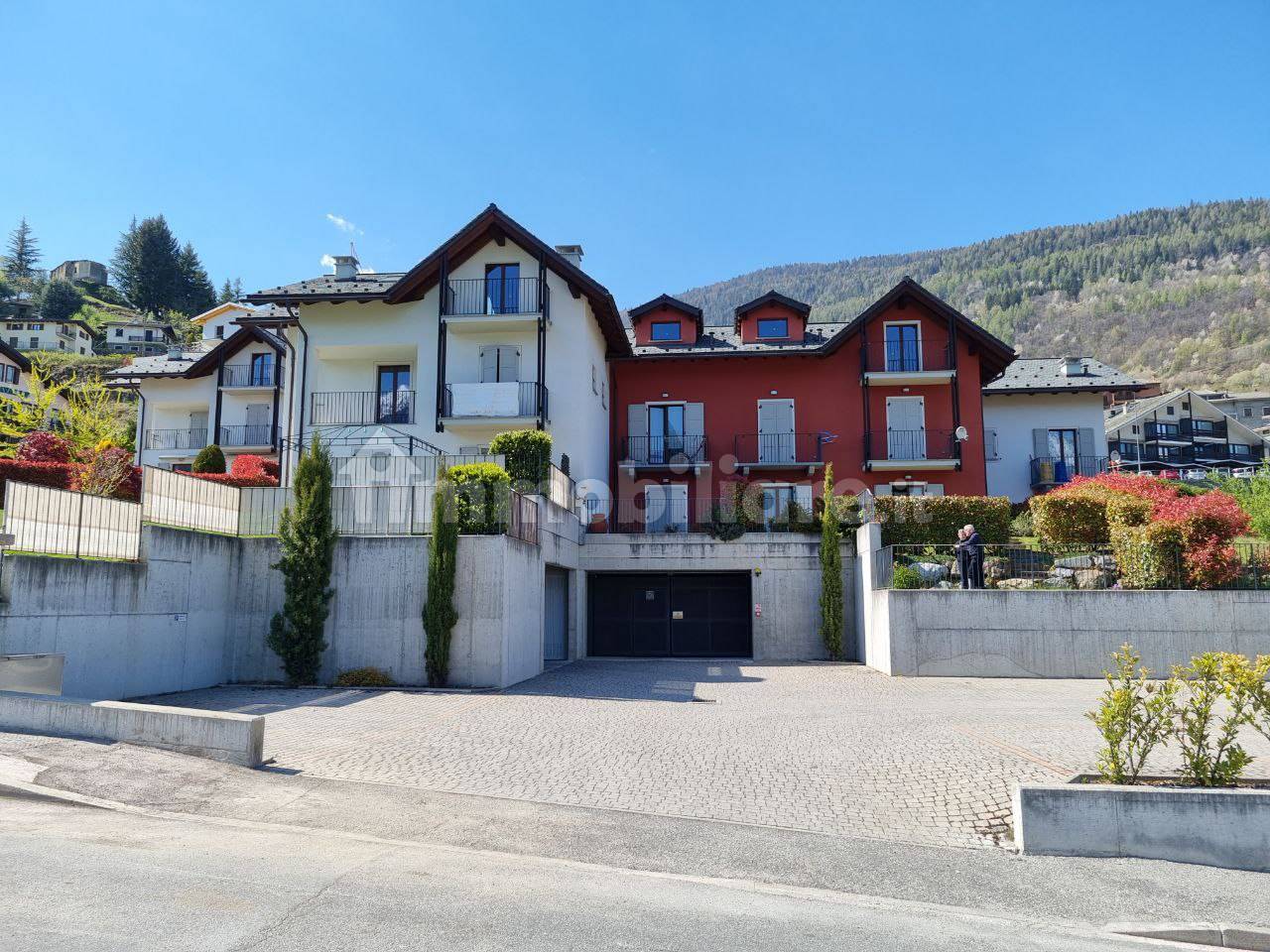 Trilocale via Roma, Centro, Teglio