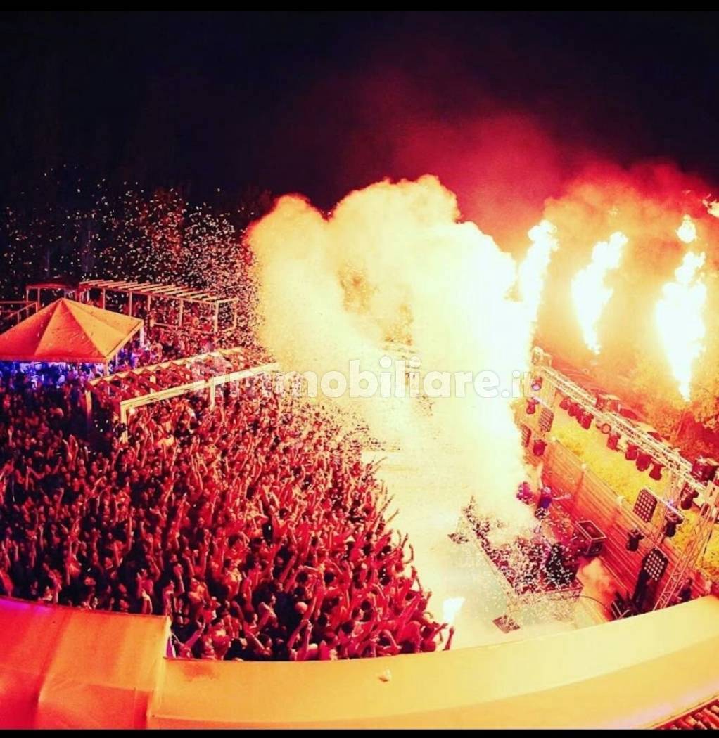 Attività commerciale in Vendita