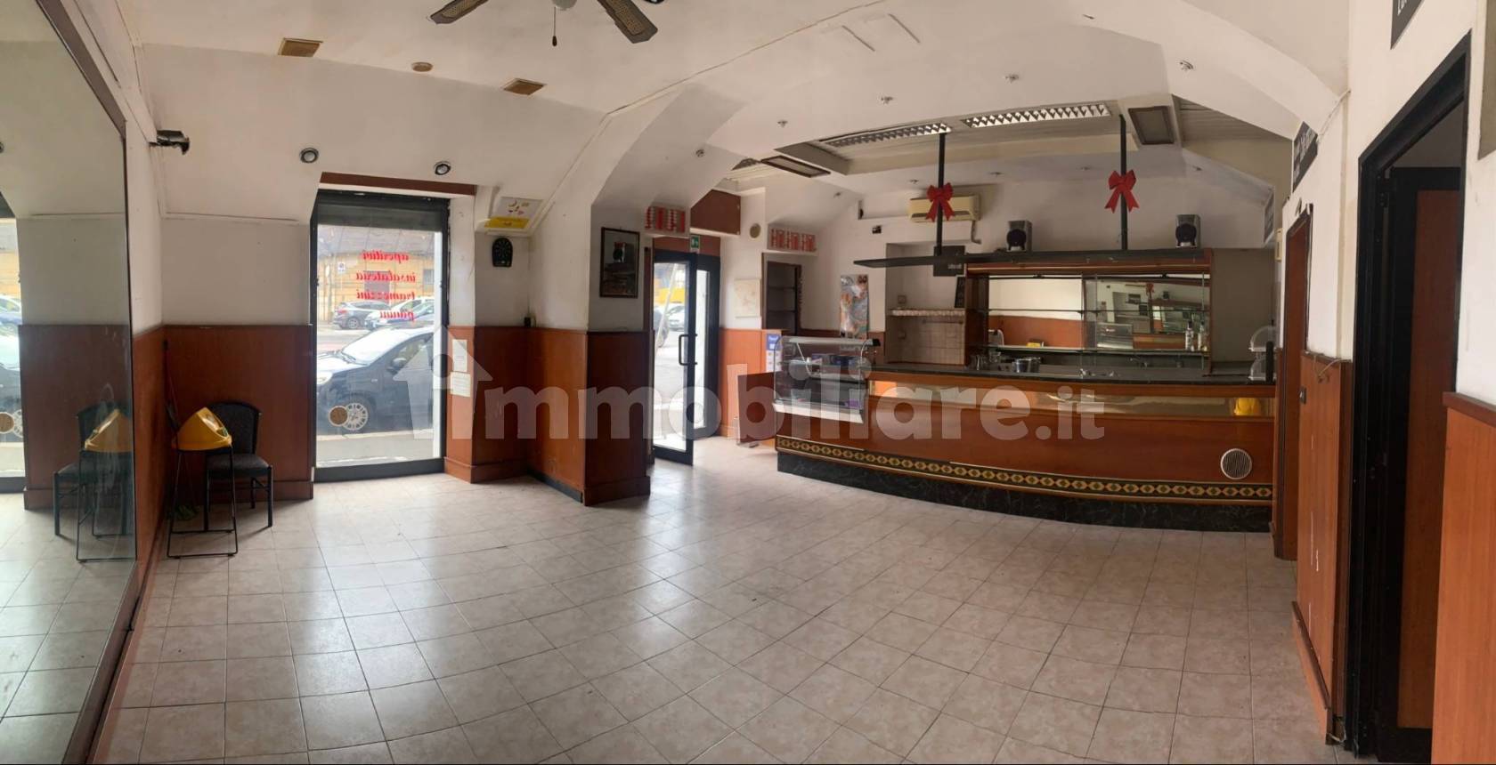 Locale commerciale in Vendita