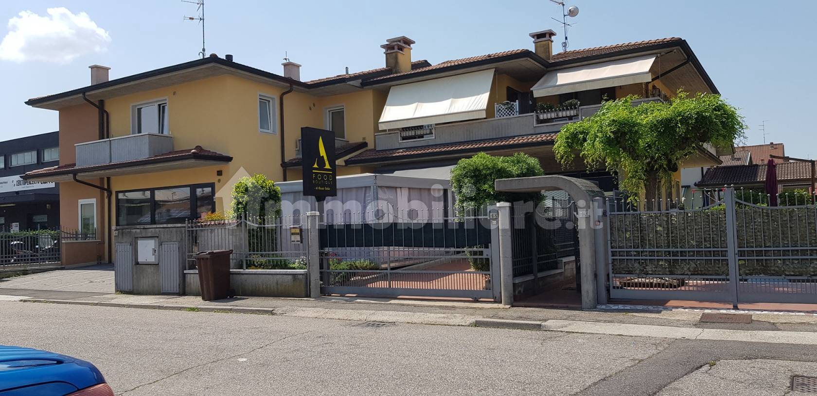 Locale commerciale in Vendita