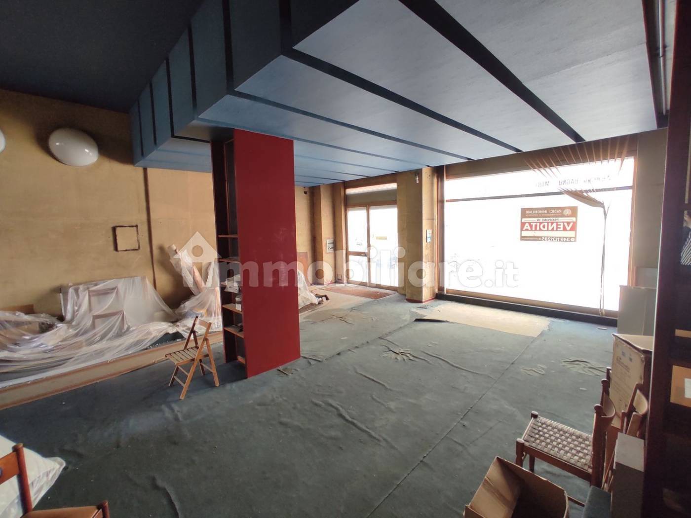 Locale commerciale in Vendita