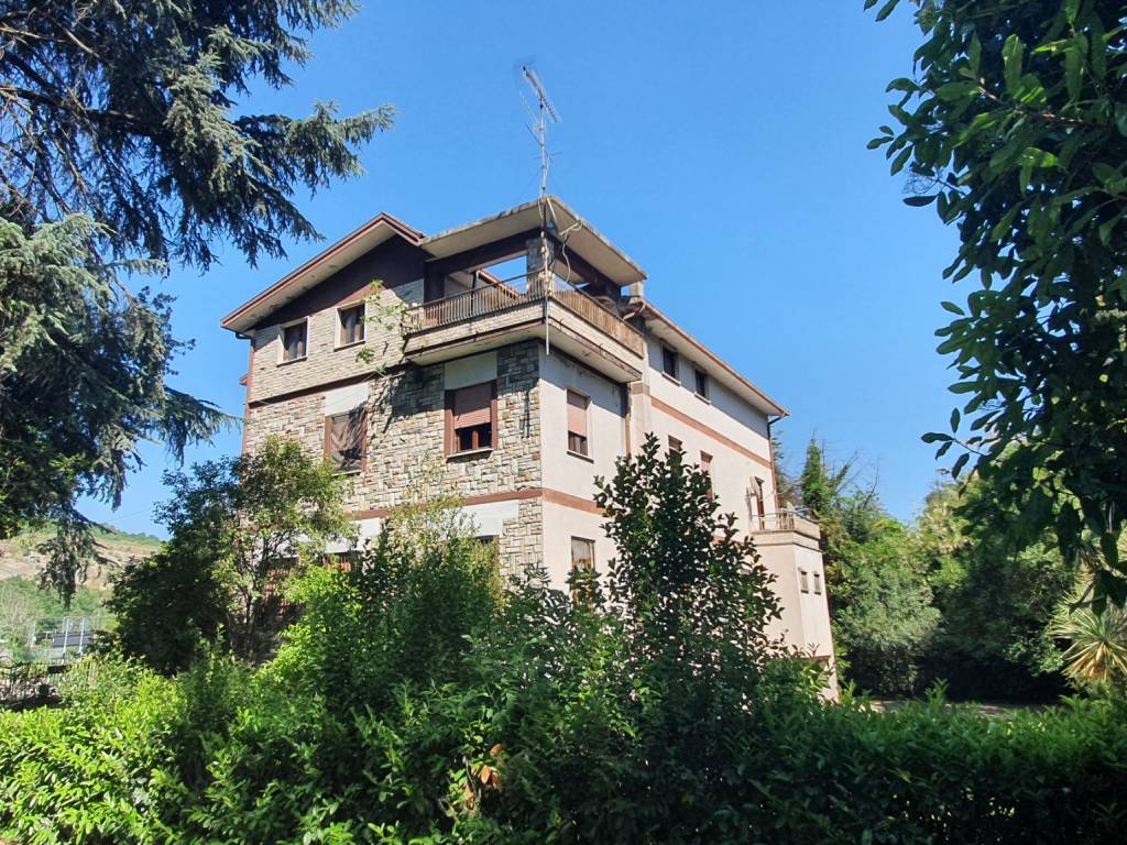 Sale Multi-family villa in Strada Provinciale Morolense Morolo. Good ...