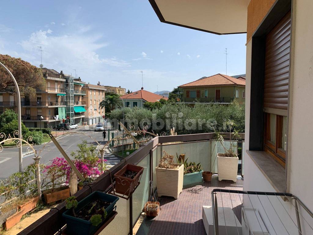 Vendita Appartamento in largo Ludovico Ariosto 18. Loano. Buono stato ...