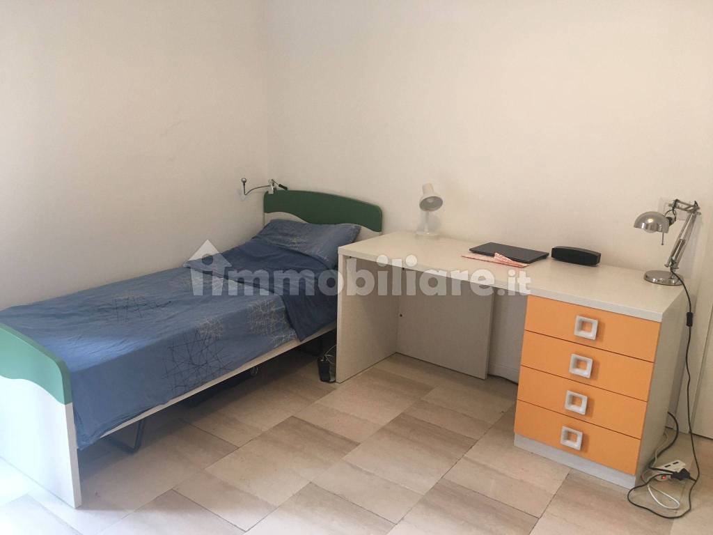 Stanza singola in affitto, affittasi camera singola via Andrea del ...