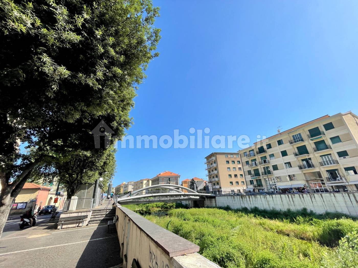 Trilocale via delle Orchidee 4, Centro, Finale Ligure