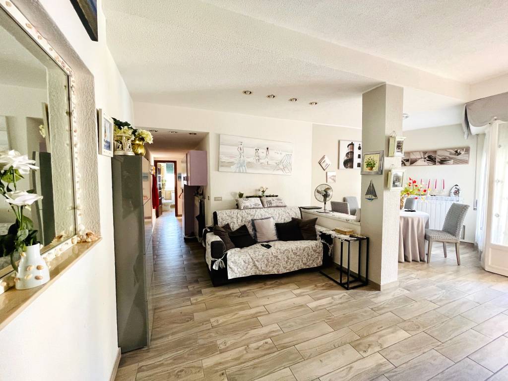 Vendita Appartamento Finale Ligure. Trilocale in via delle Orchidee 4 ...