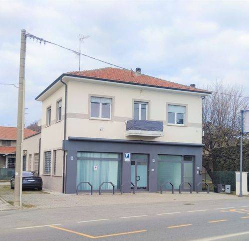 Locale commerciale in Vendita