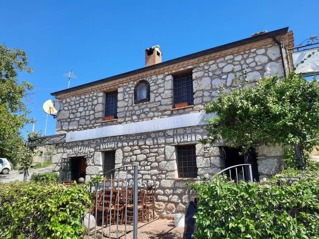 Locale commerciale in Vendita