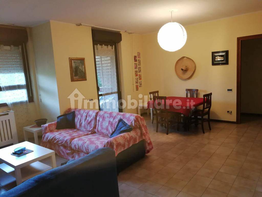 Stanza singola in affitto, affittasi camera singola via Piero Carnabuci ...