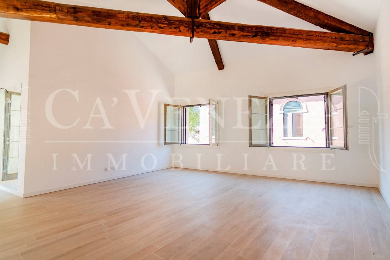 Trilocale Bressagio, Murano, Venezia