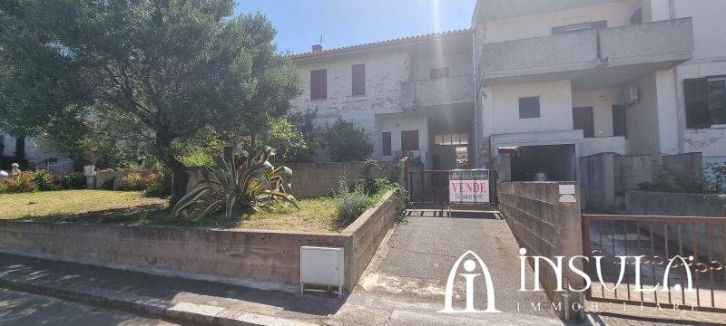 Vendita Villa a schiera in via Grazia Deledda 4 Tratalias. Buono stato ...