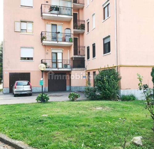 Locale commerciale in Vendita