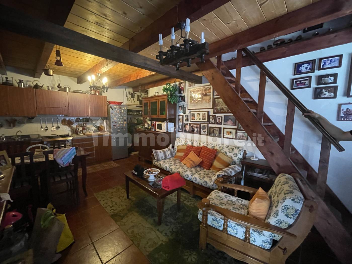 Bilocale via Sarzelli, Centro, Mantello