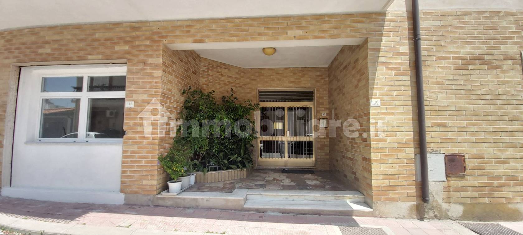 Appartamento via Angelo Cusmano 10, Locri