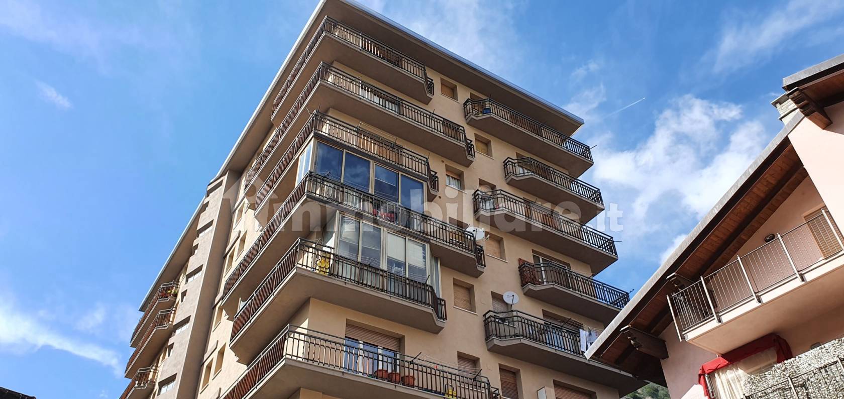 Quadrilocale via Tour De Grange 14, Centro, Chatillon