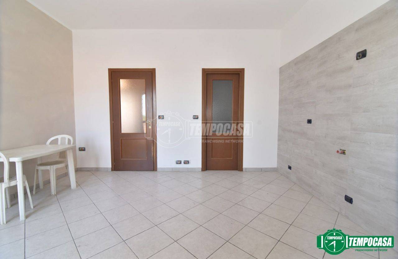 Trilocale via MONGINEVRO, Settimo Torinese