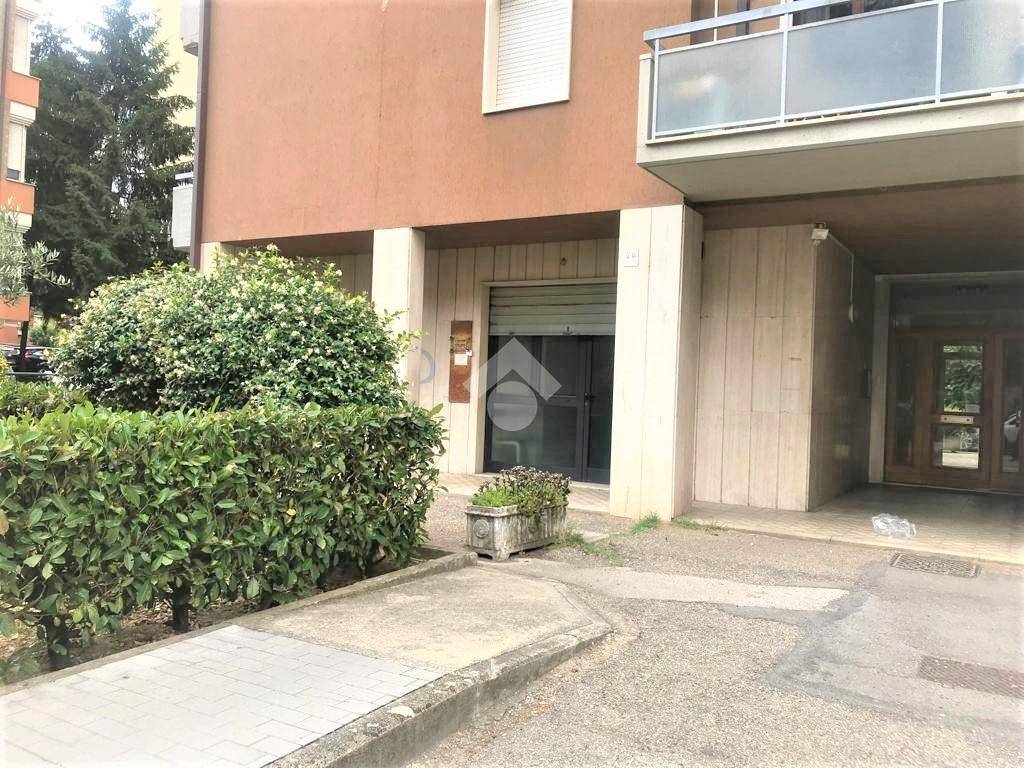 Locale commerciale in Vendita