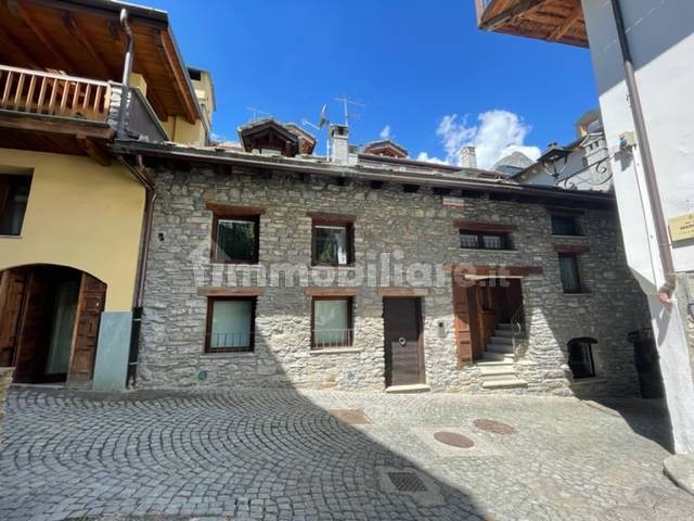 Appartamento via Guglielmo Marconi, Courmayeur