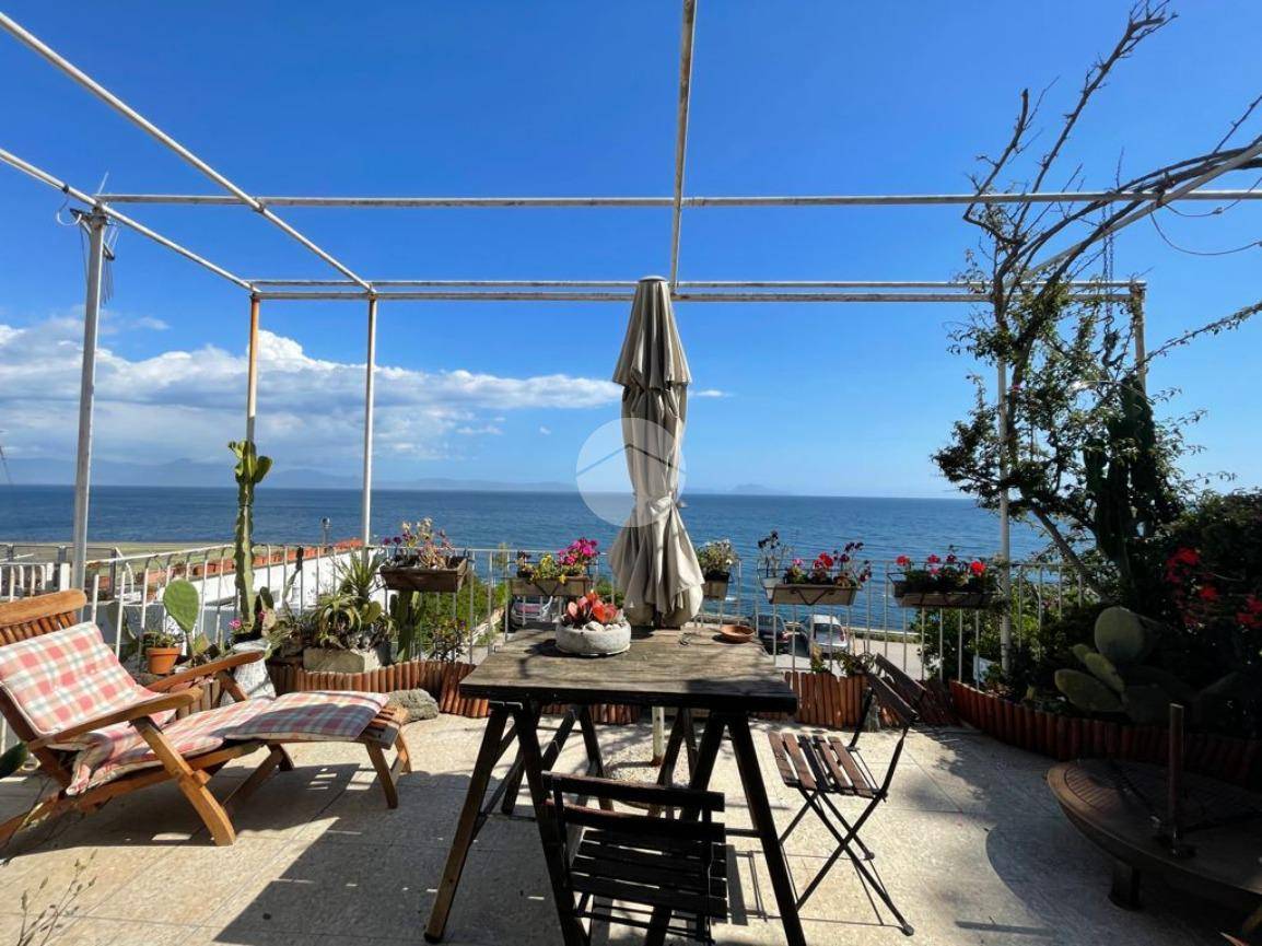 Quadrilocale via Marechiaro 118, Marechiaro, Napoli