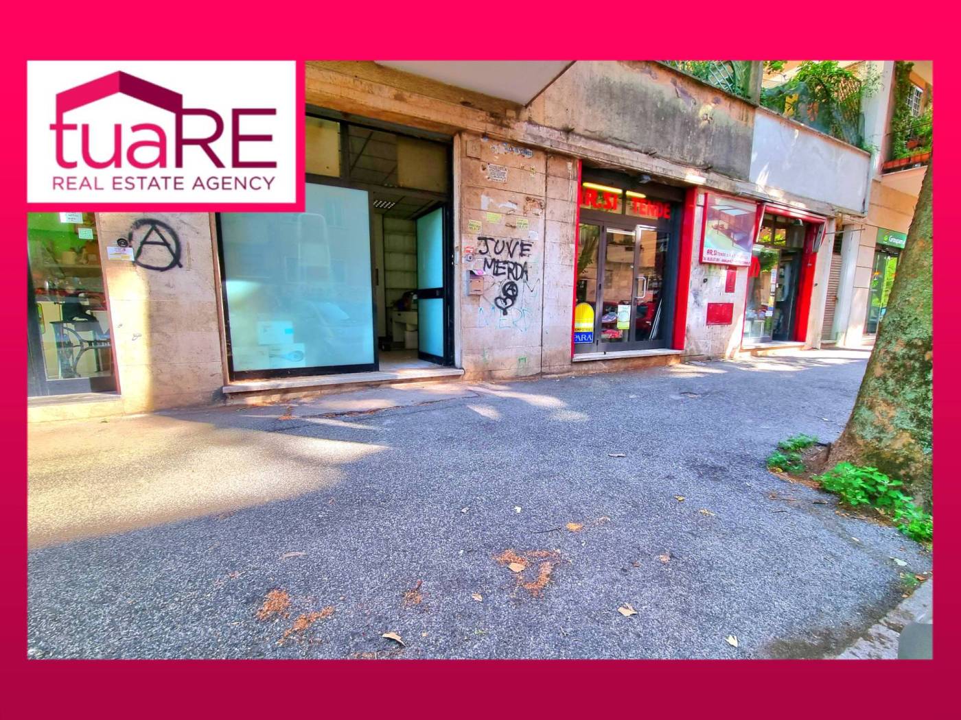 Locale commerciale in Vendita