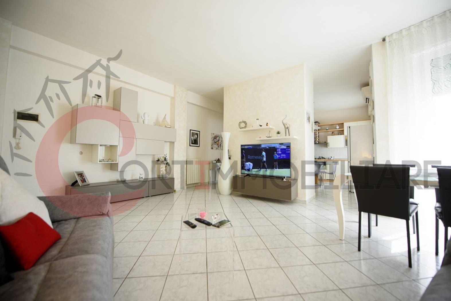 Trilocale ottimo stato, terzo piano, Centro, Follonica