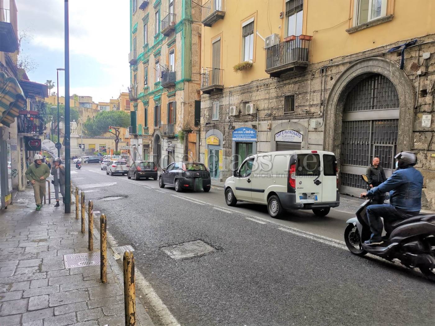 Locale commerciale in Vendita