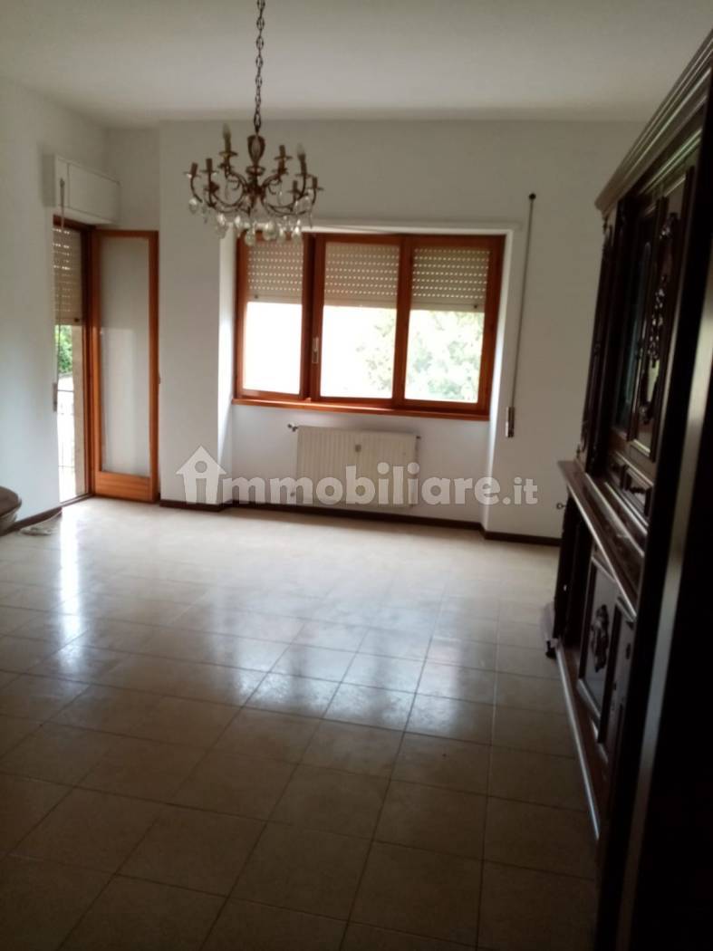 Bilocale viale Giuseppe Verdi 9, Cantalupo in Sabina