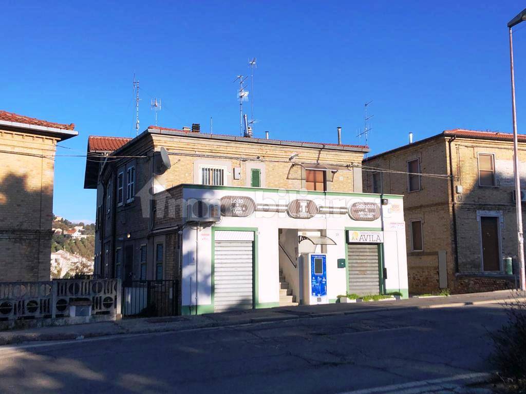 Locale commerciale in Vendita