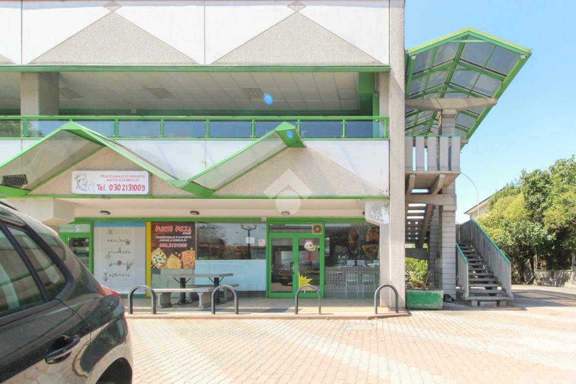 Locale commerciale in Vendita