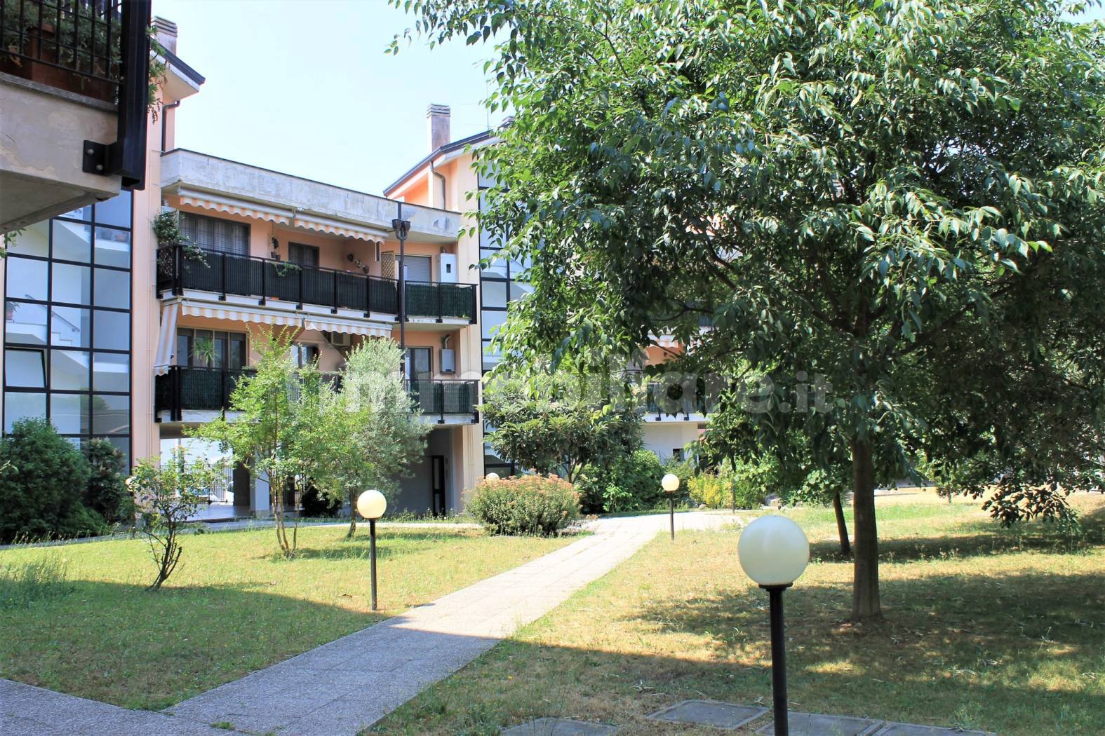 Trilocale via Amilcare Ponchielli, Centro, Garbagnate Milanese