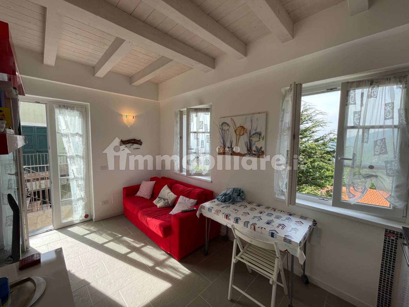 Trilocale via Antonio Canova 92, Magliolo