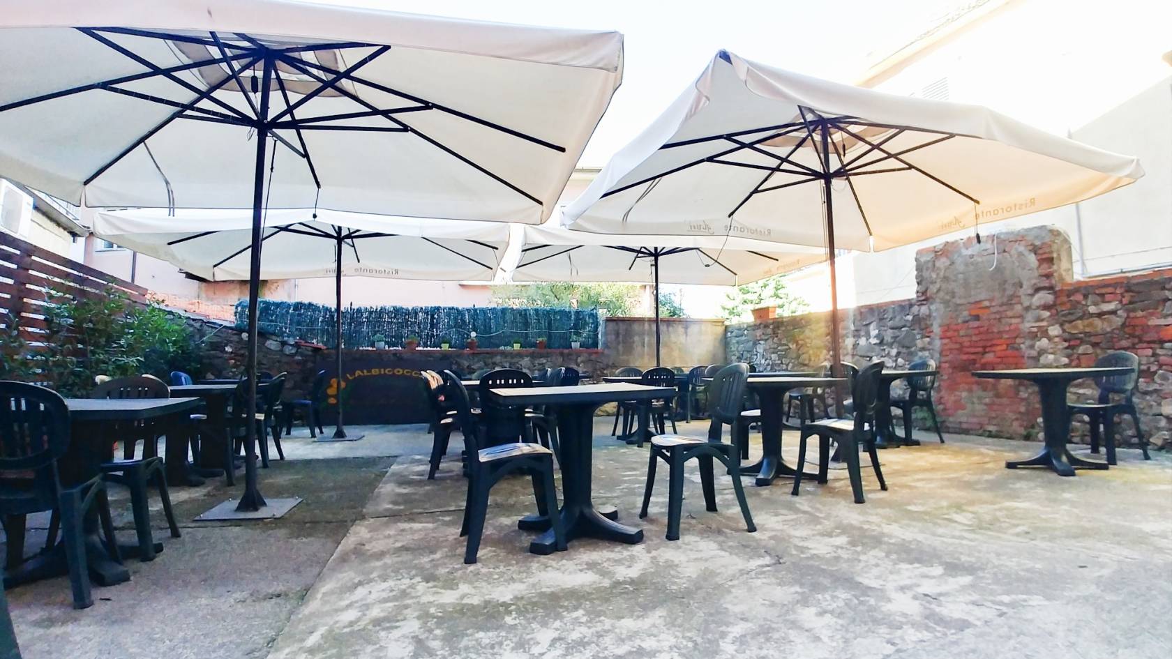 Locale commerciale in Vendita