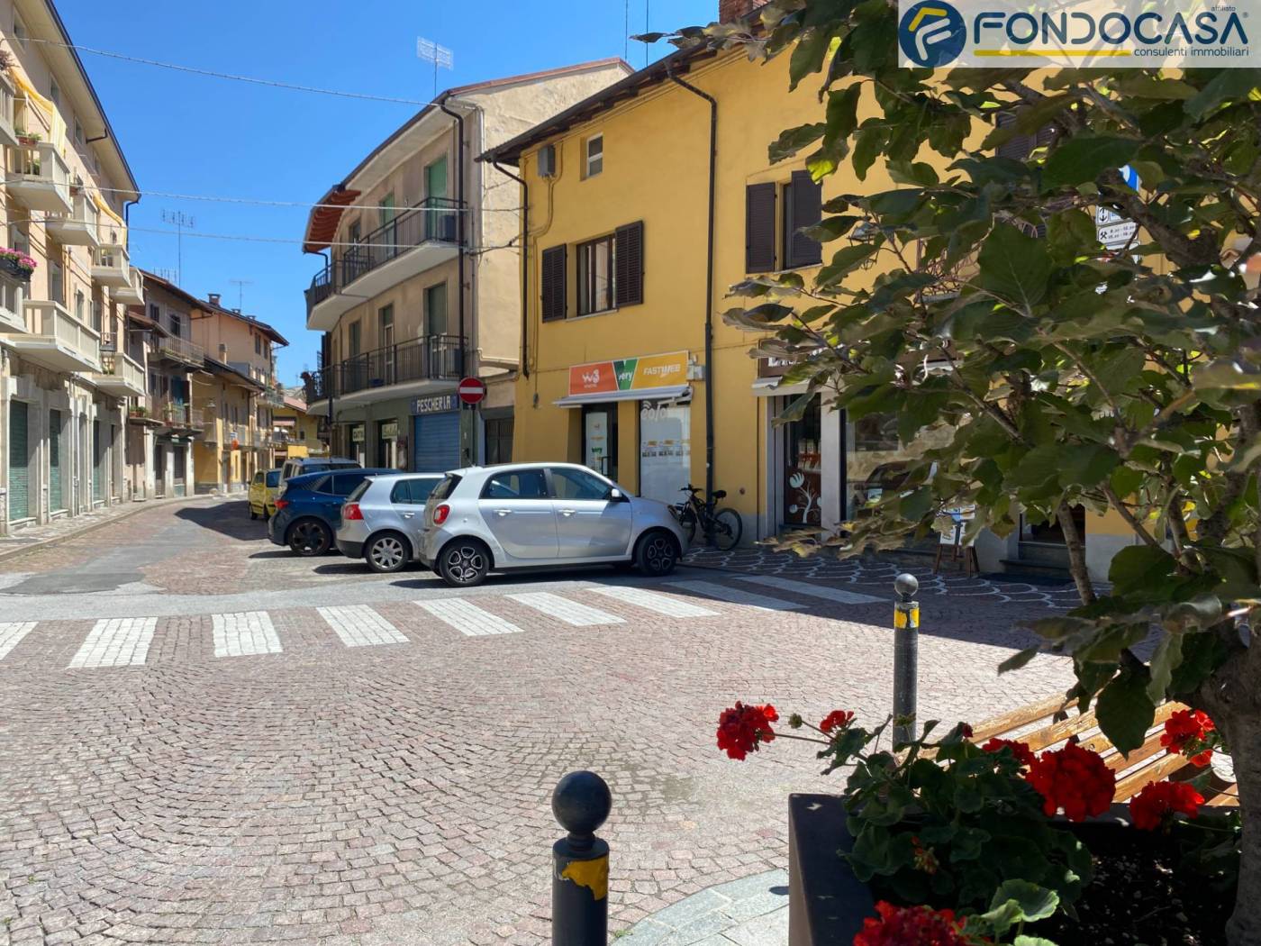 Locale commerciale in Vendita